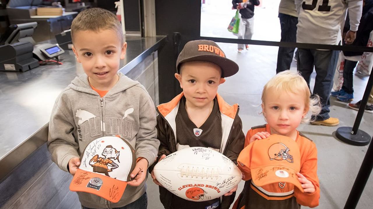 PHOTOS: 2016 Fan Fest