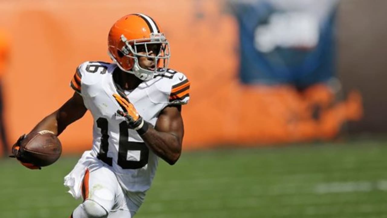 1-on-1: Hawkins Looking To Improve Each Week