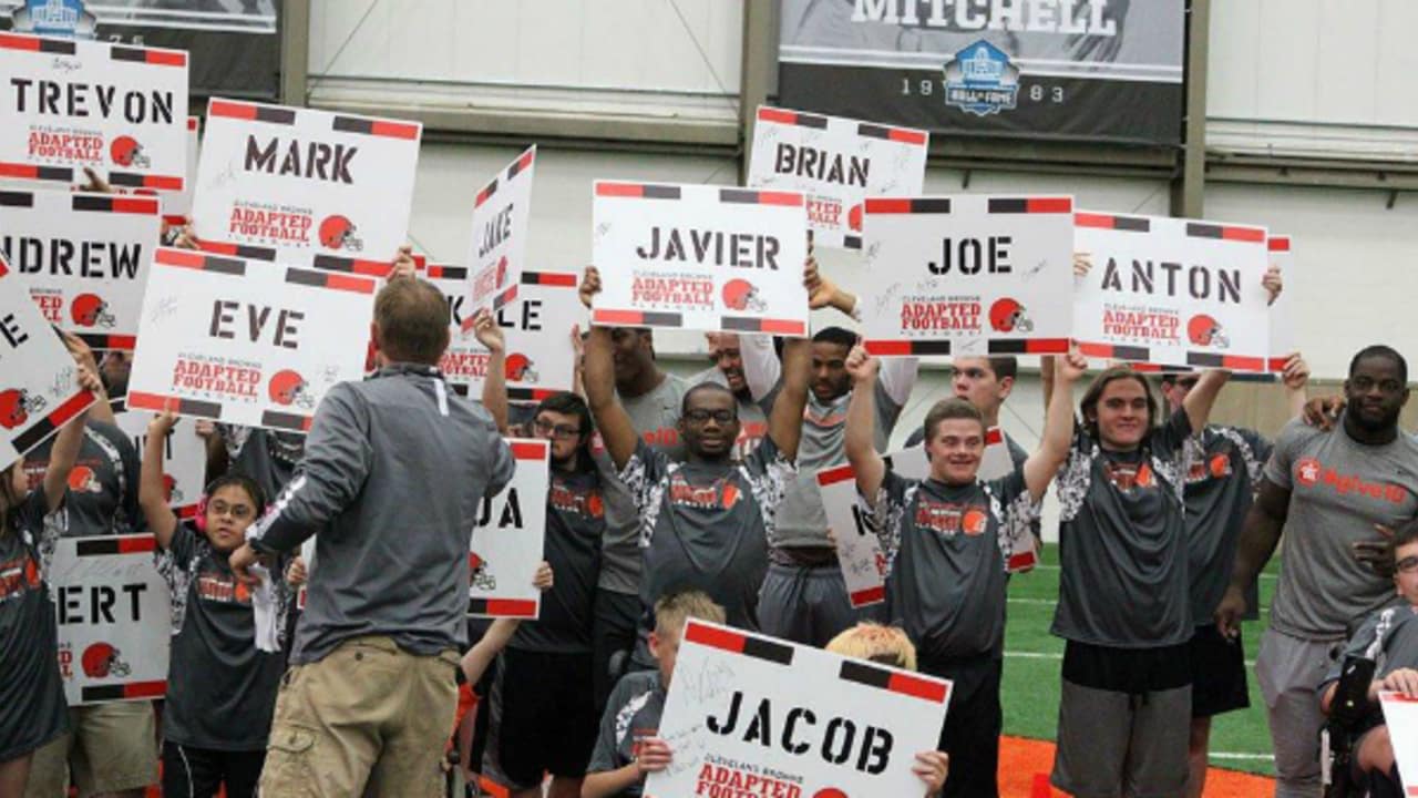 Browns staff members, players come together for 2nd-annual Browns Give ...