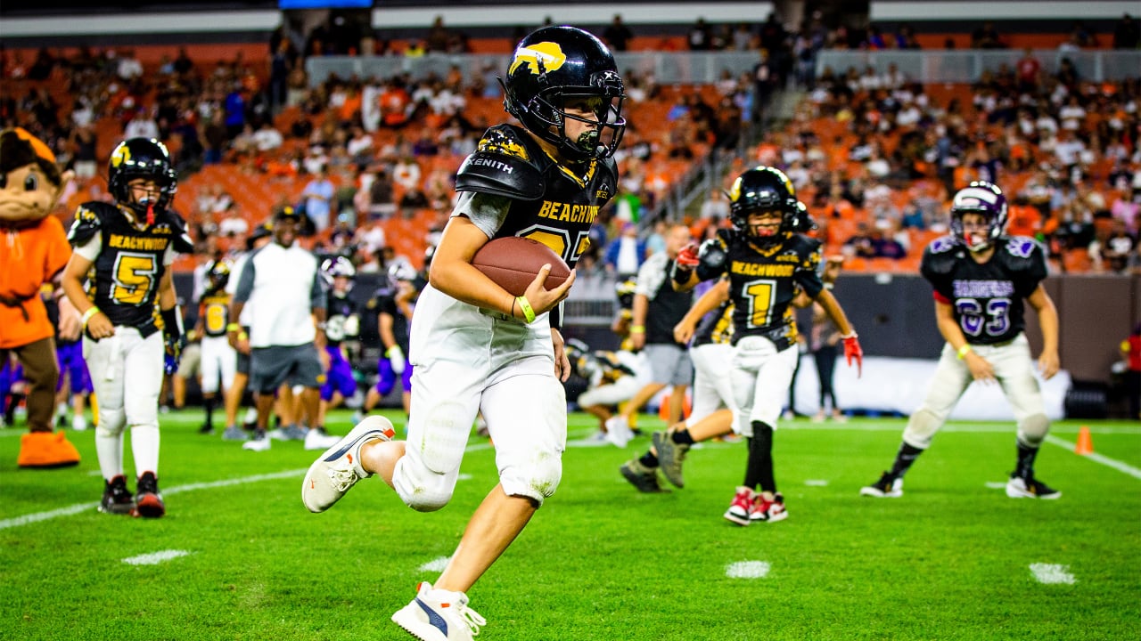 Photos: Rookie Tackle Browns vs. Bears Halftime