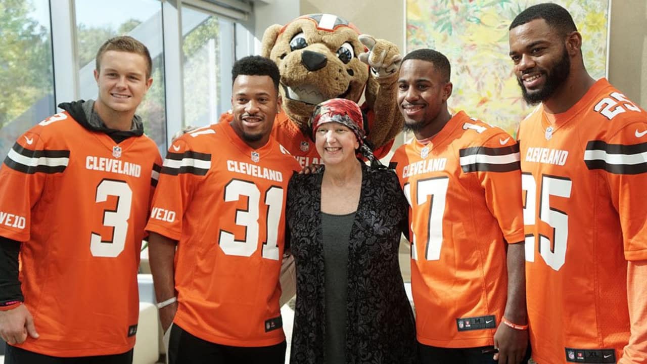 Photos: Browns Visit Seidman Cancer Center