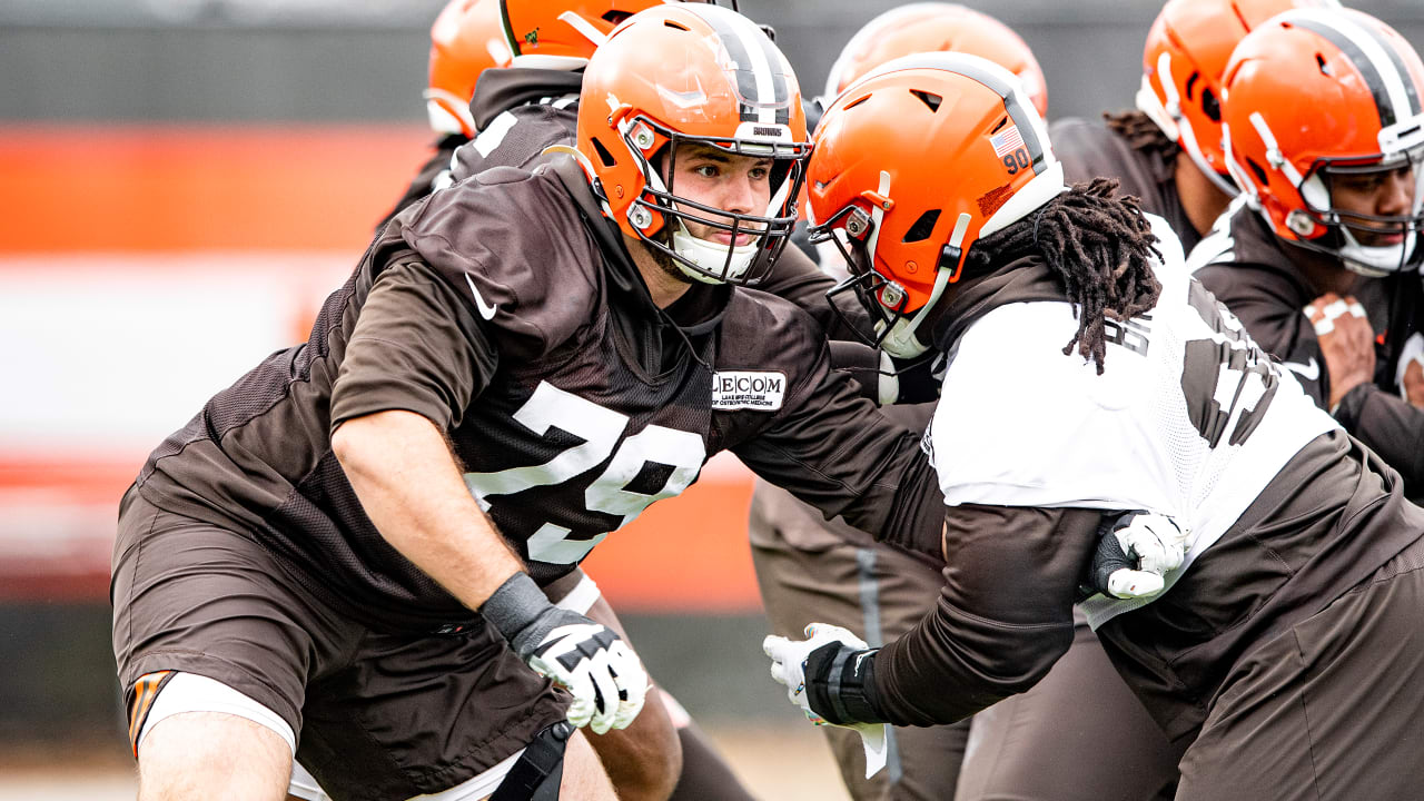 Drew Forbes uses life on the farm to stay in shape, prepare for right ...