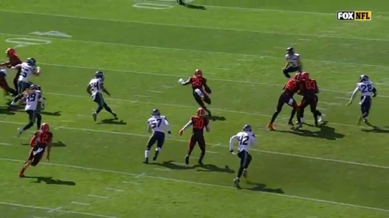 Dontrell Hilliard turns on the jets for 74-yard opening kickoff return