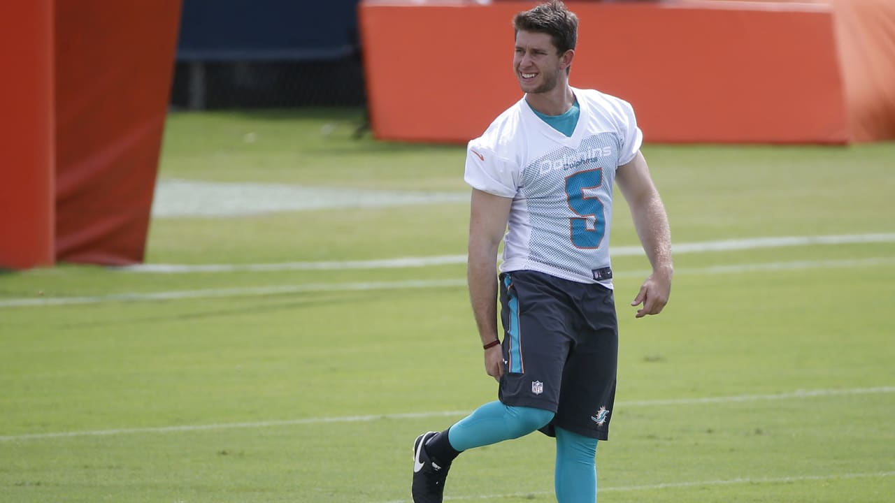 Browns sign K Greg Joseph