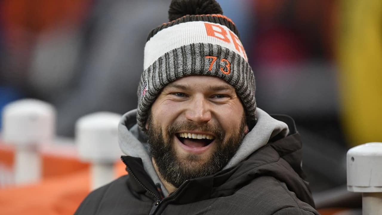 Photos: Joe Thomas announces retirement