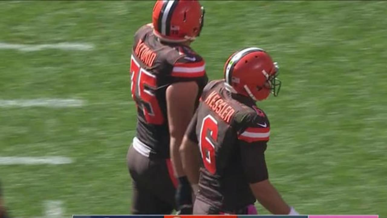 Kessler leaves game with shoulder injury