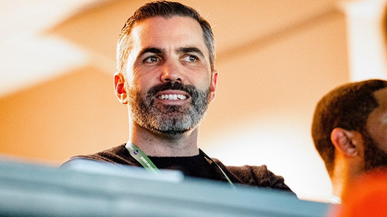 Kevin Stefanski encourages players to ‘get in the arena,’ stay active ...