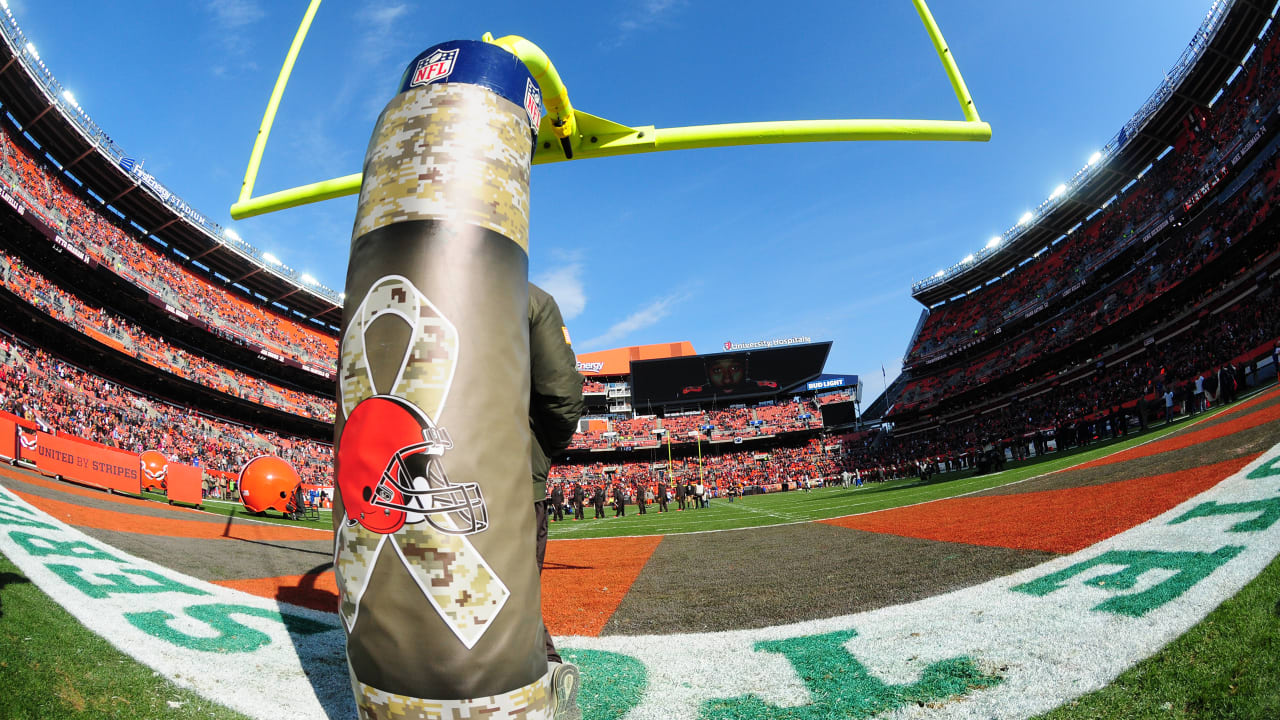 Browns sign OL Mason Gentry, WR Daniel Williams to practice squad