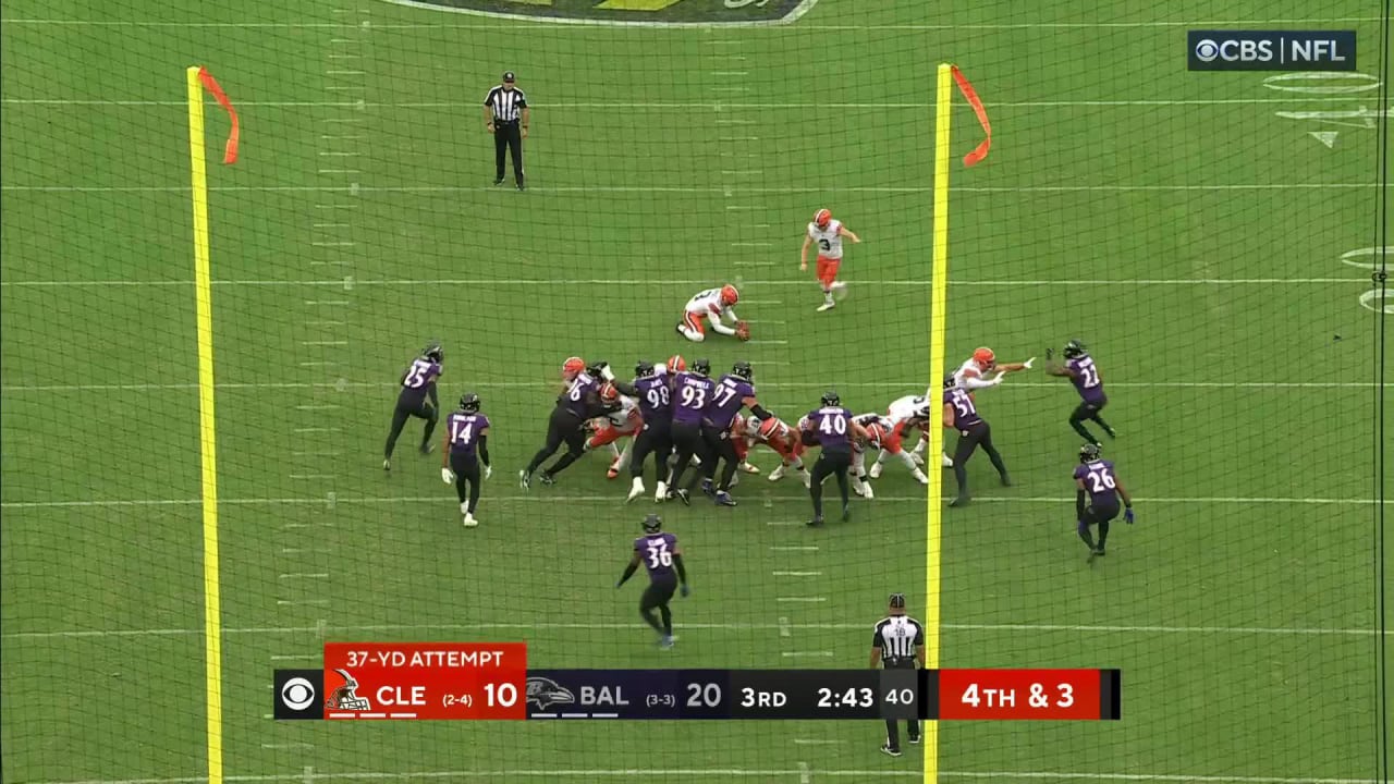 Cade York gauges wind perfectly on 37-yard FG