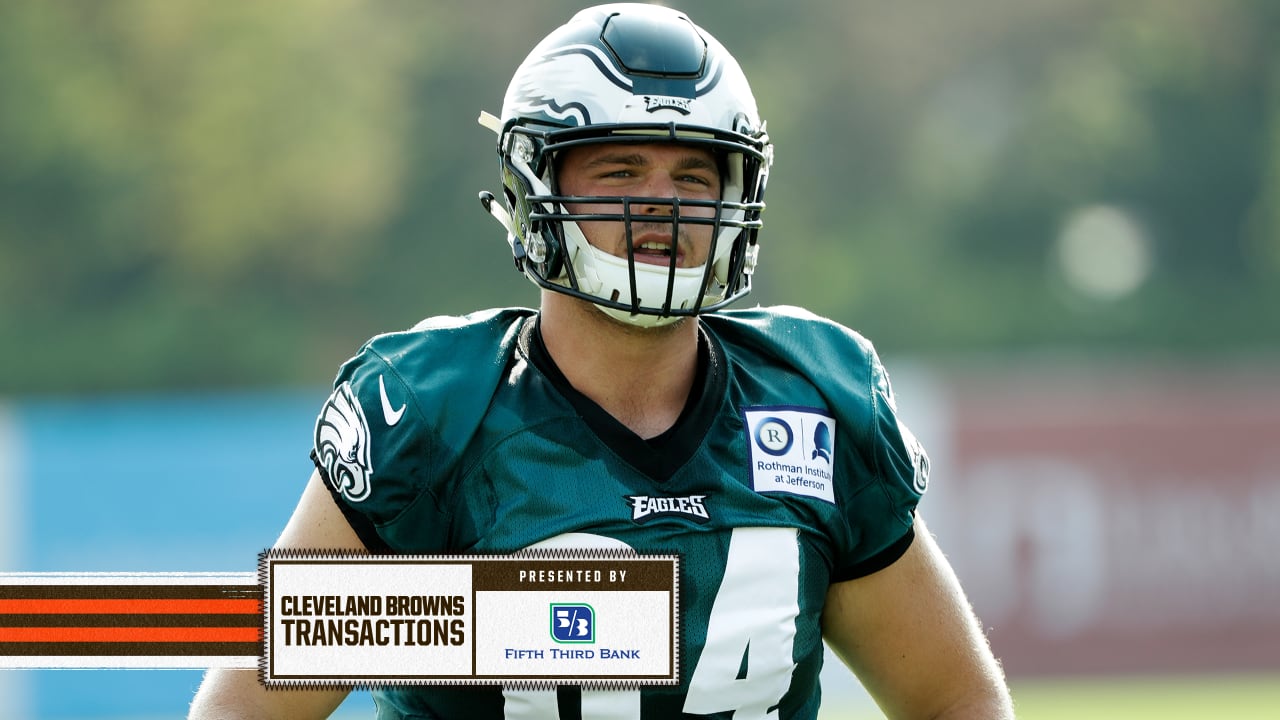 Browns sign C Jon Toth