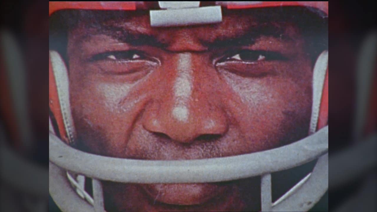 Jim Brown Statue revealed at FirstEnergy Stadium