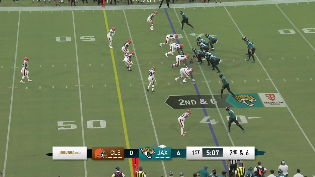Isaiah Thomas storms backfield for TFL on Travis Etienne Jr.