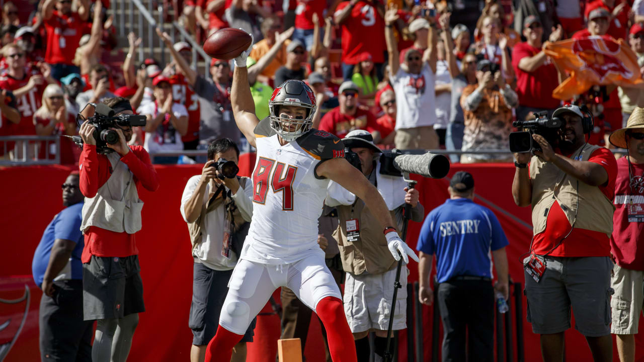 Top Photos of Cameron Brate in 2018