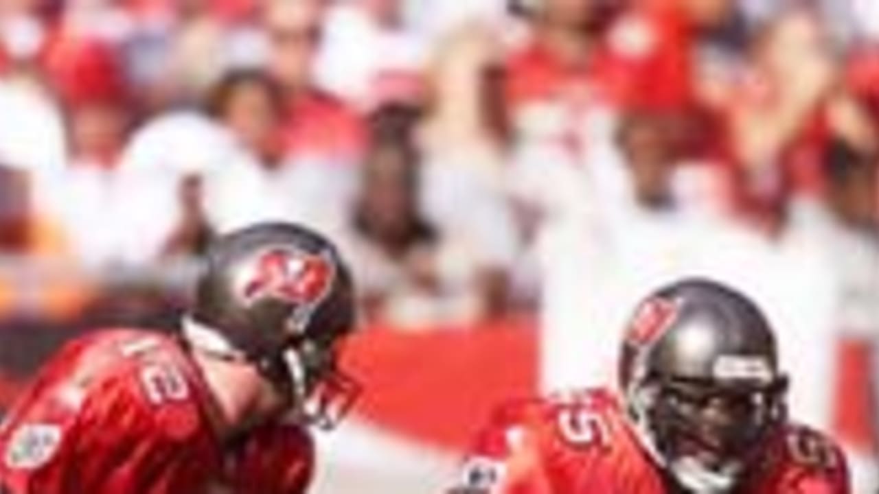 Bucs Sign Ken Blackman