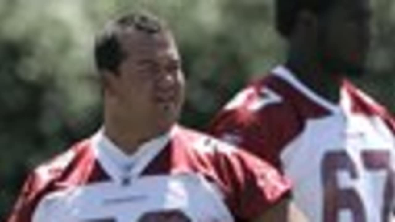 Bucs Sign C Donovan Raiola