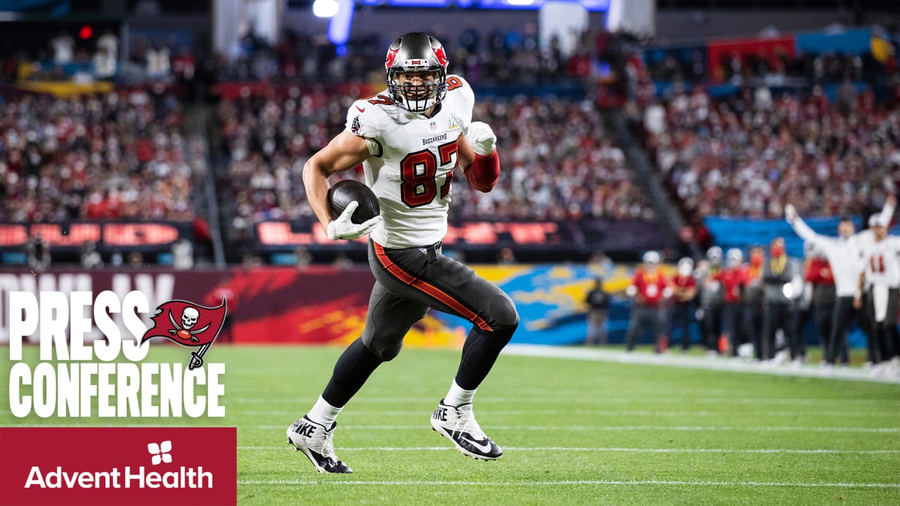 Rob Gronkowski Re-Signs with Tampa Bay Buccaneers, 2021 Free Agency ...