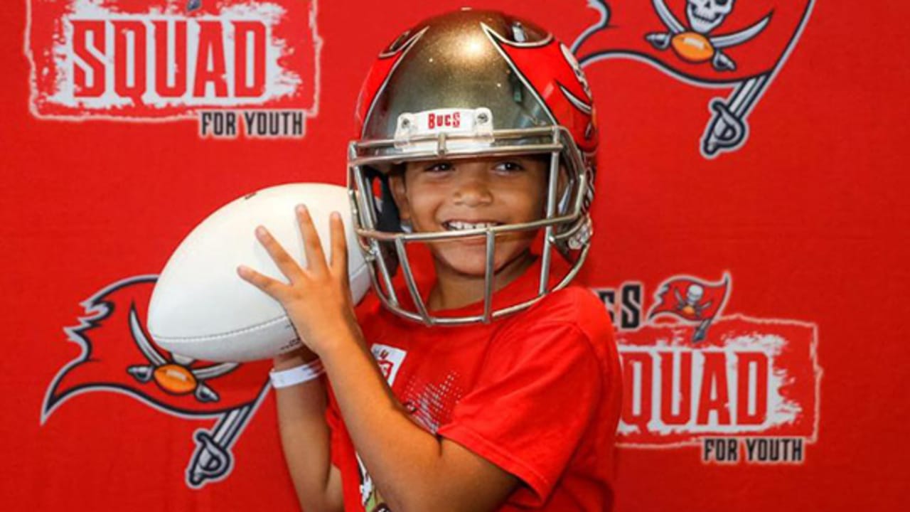 Bucs Squad Back to Football Event at GCM