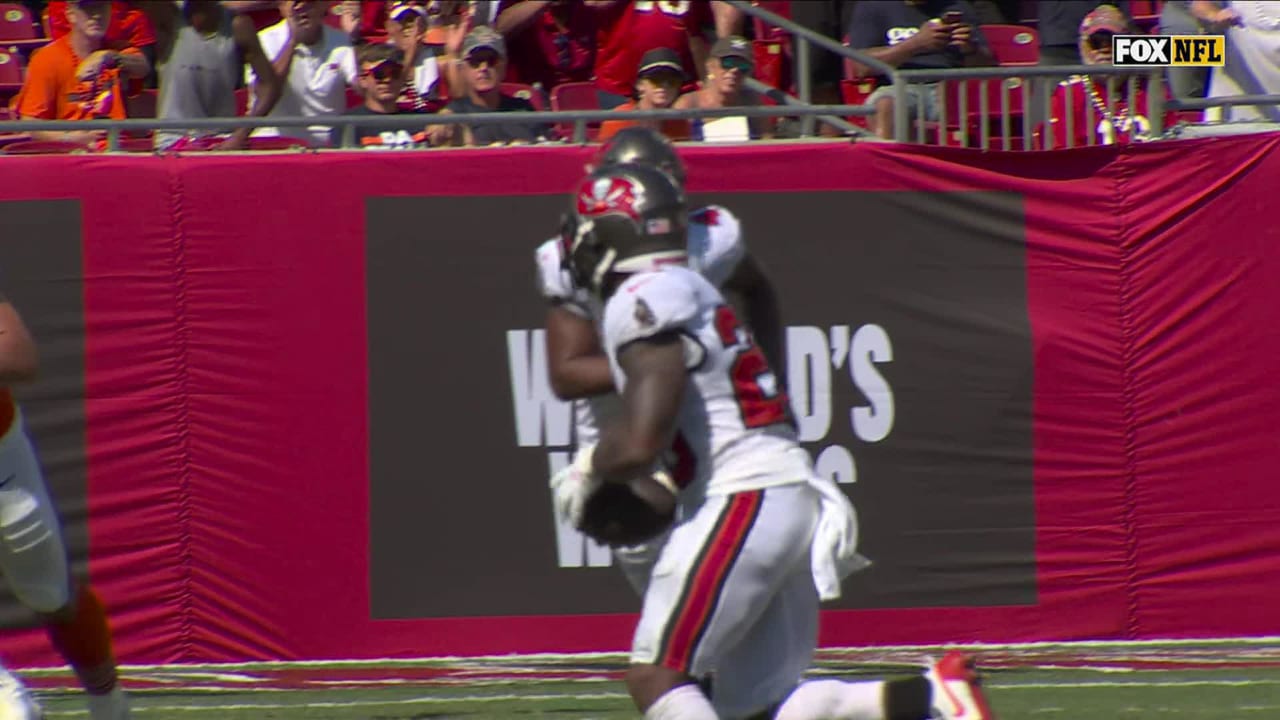 HIGHLIGHT: Interception for Rookie S Christian Izien