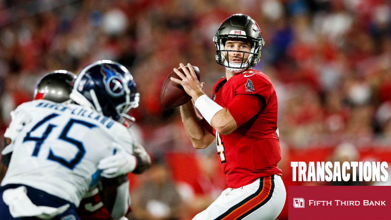 Bucs Sign Ryan Griffin, Nine Others to Practice Squad