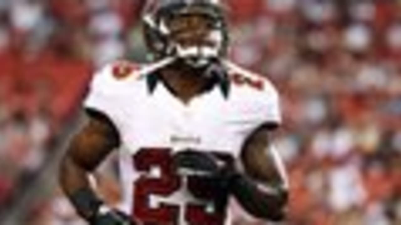 Johnson Talks Himself Into Fine Performance