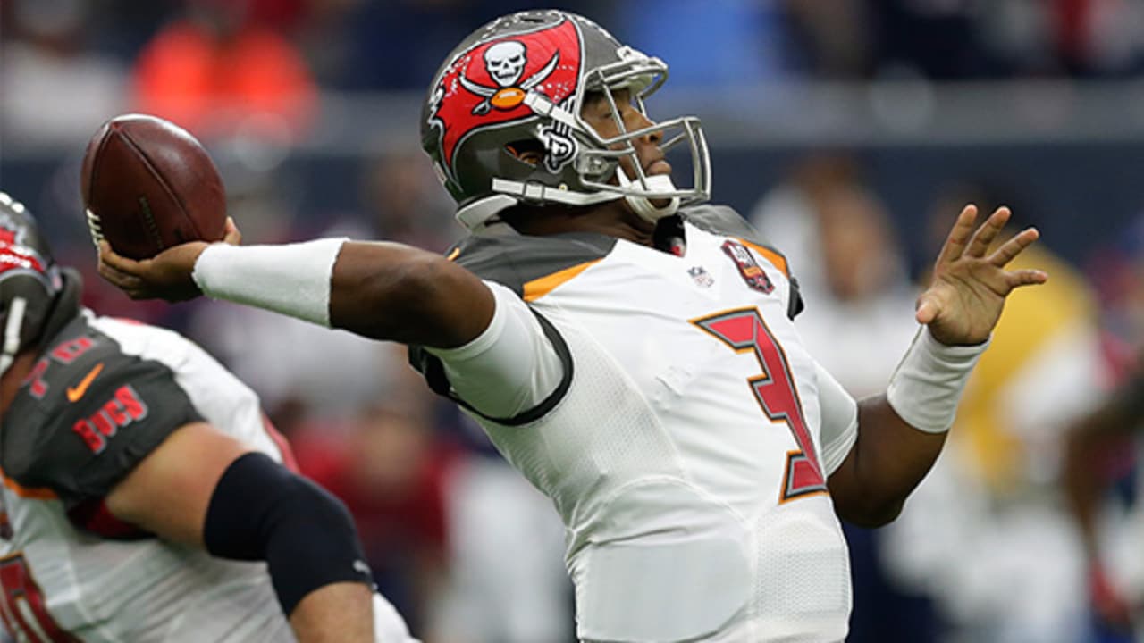 Winston Sees Promise in Loss to Houston