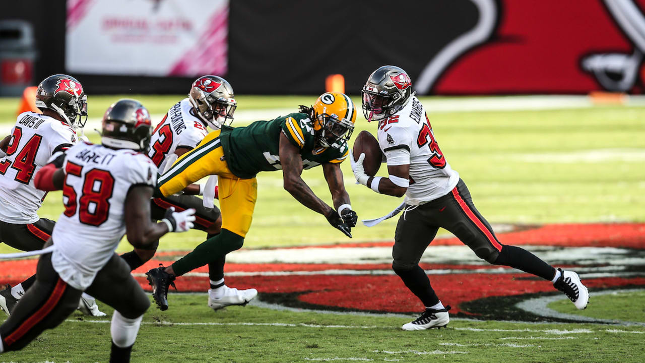 HIGHLIGHT: Mike Edwards INT off QB Rodgers - Bucs vs. Packers BIG PLAY!