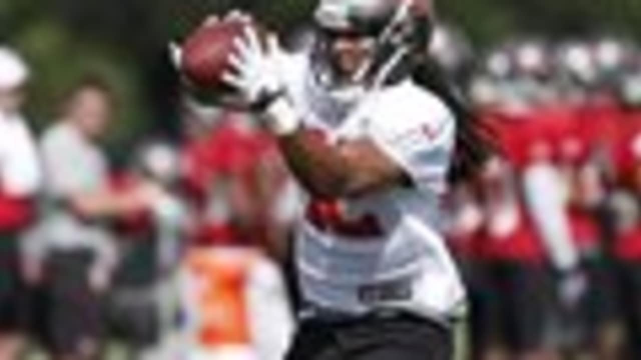 WR Denton, LB Booker Added as Bucs Return to Practice