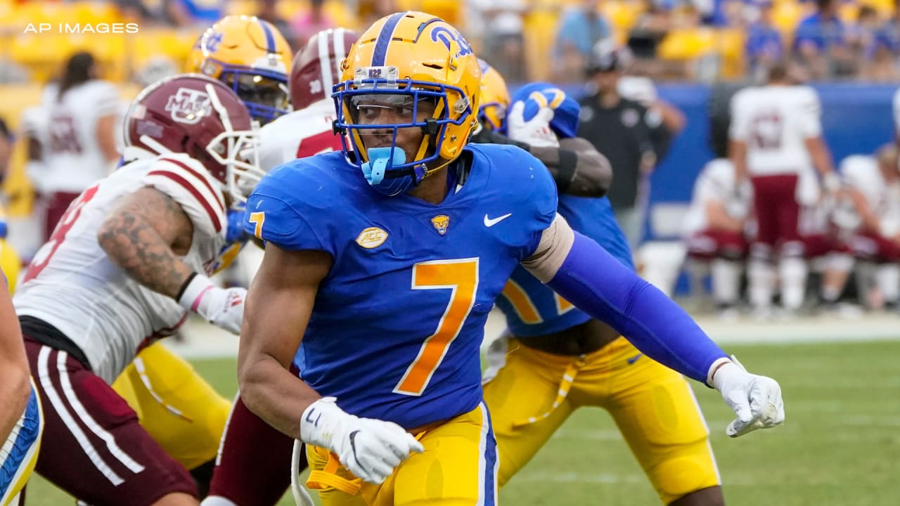 Photos of Linebacker SirVocea Dennis | Bucs Fifth Round Draft Pick