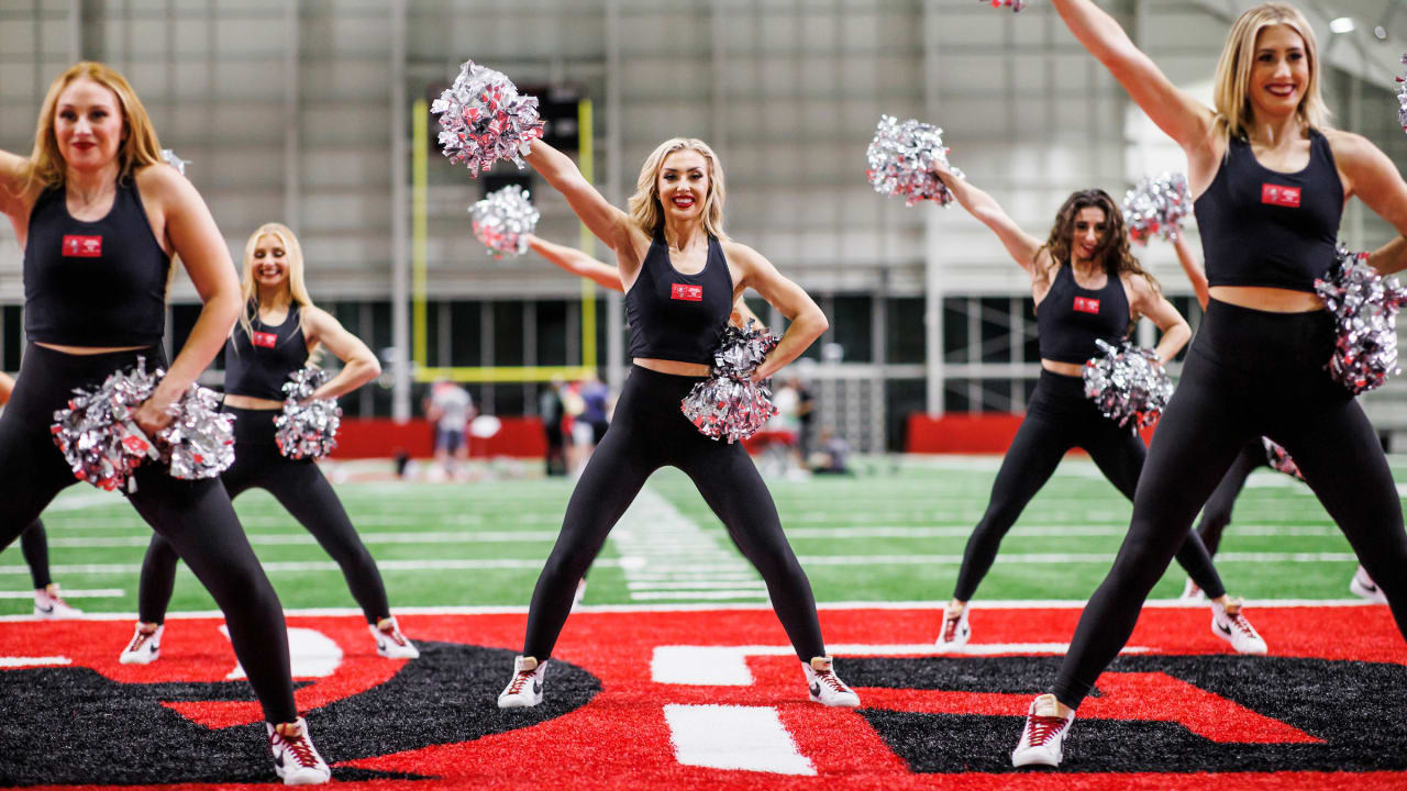 Bucs Cheerleaders Field Rehearsal | Bengals vs. Bucs