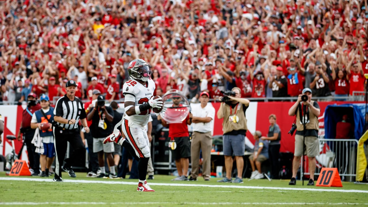 Mike Edwards Named NFC Defensive Player of the Week