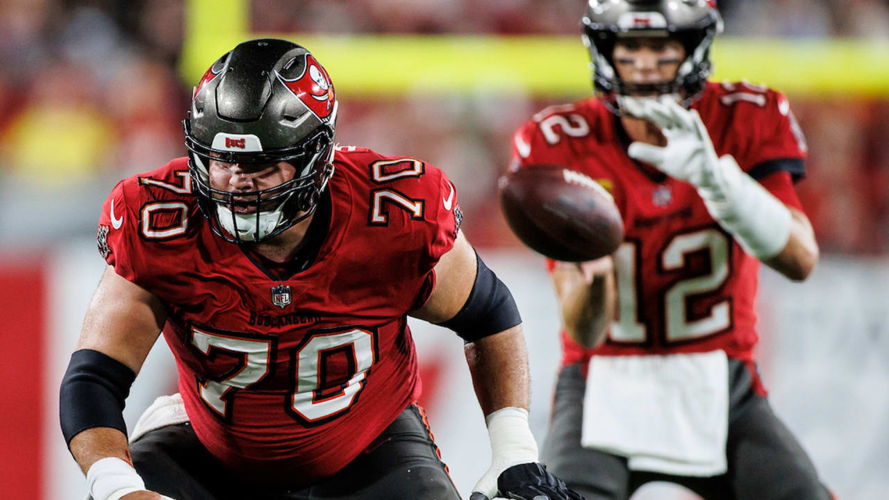 Best Photos of the Bucs Offensive Line from the 2022 Season