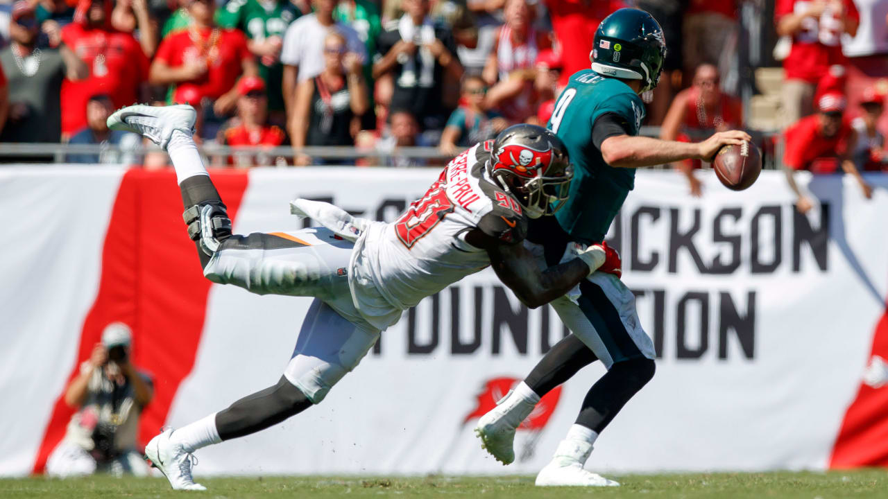 Bucs' D-Line Dials Up Heat Through Cohesion