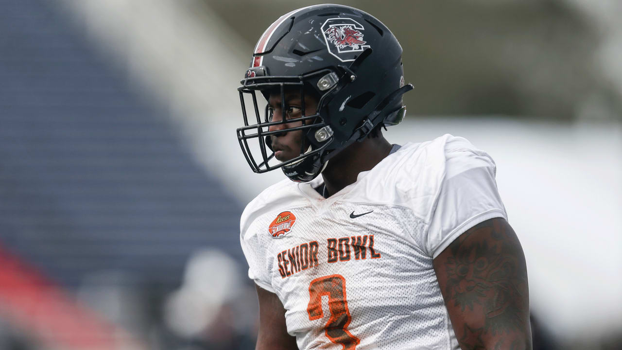 MOCK DRAFT ROUNDUP | Players the Bucs Could Take at 14: Jacob Eason ...