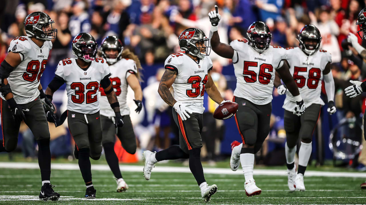 HIGHLIGHTS: Buccaneers Defeat Indianapolis Colts 38-31 in Week 12