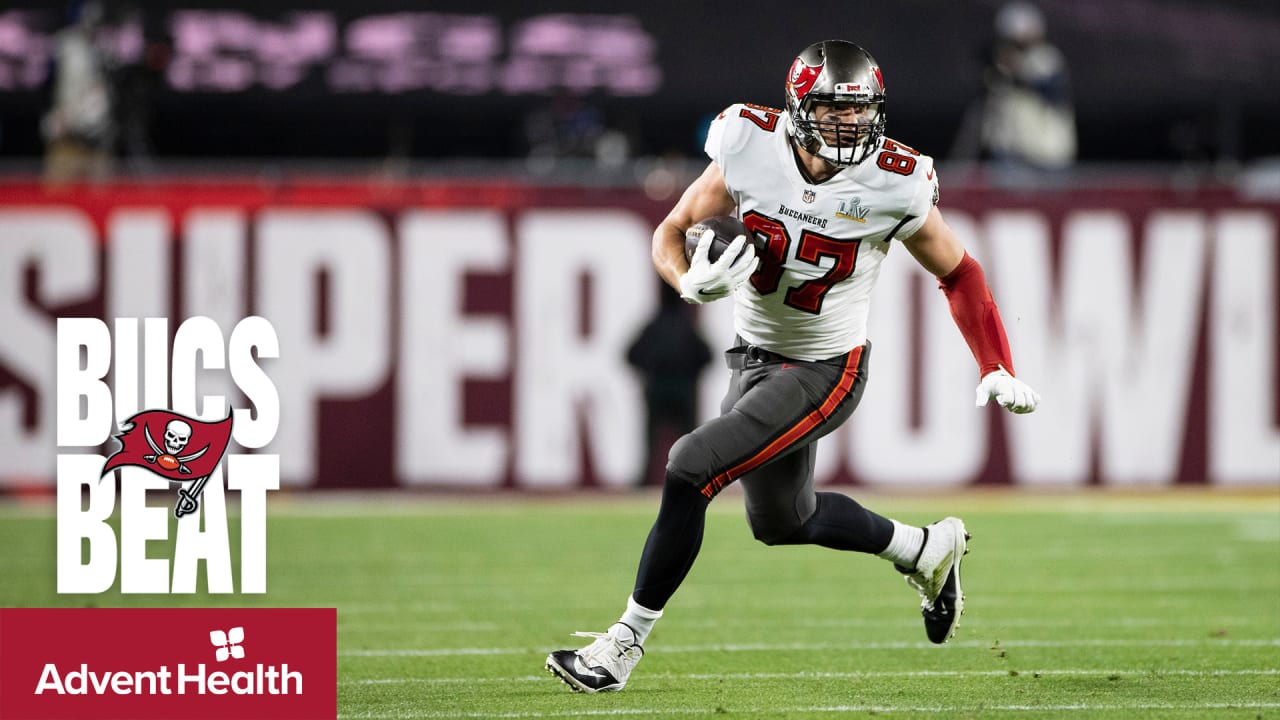 Free Agency Updates: Gronk/Barrett Are Back & Smith Signs Extension ...