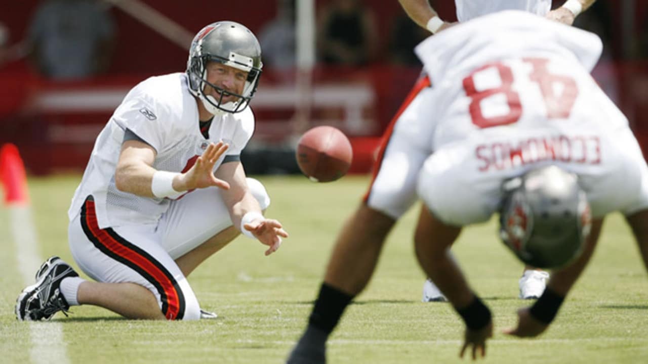 Bidwell Lands on IR, Bucs Sign Receiver