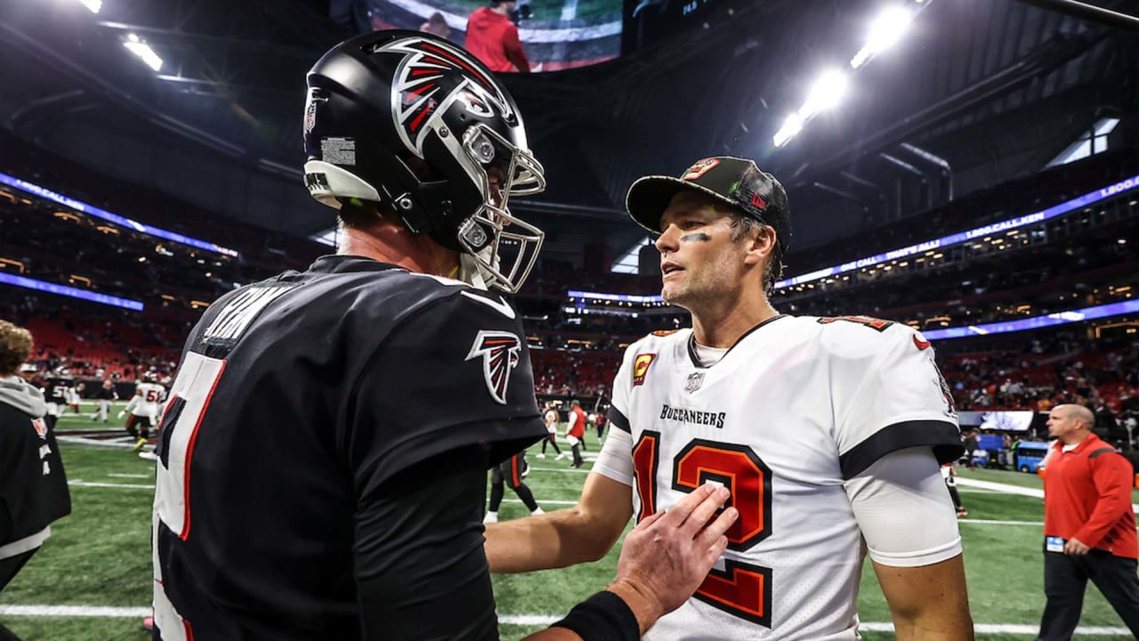 Bucs Celebrate After 30-17 Win vs. Falcons | Celebration Cam