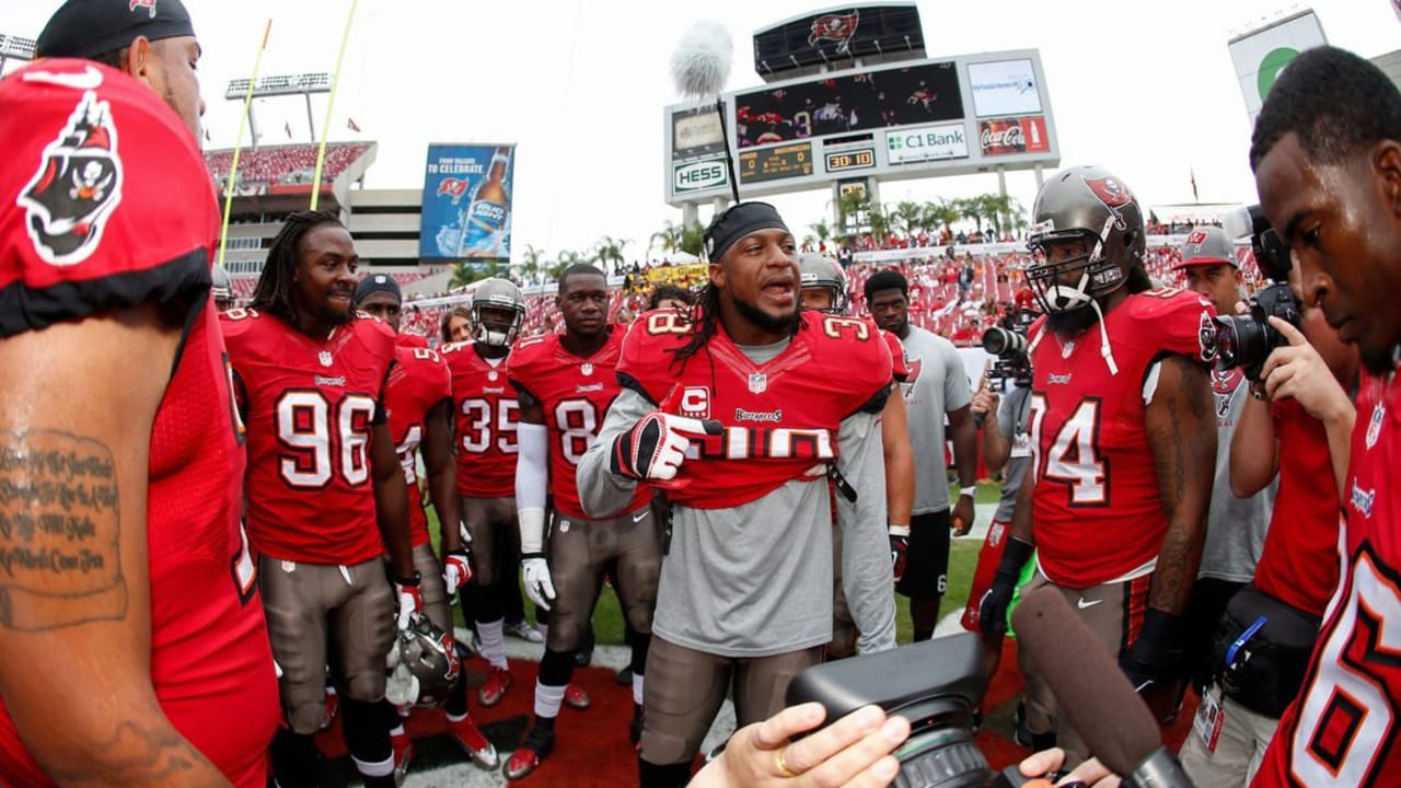 Photos: Behind the Scenes vs 49ers