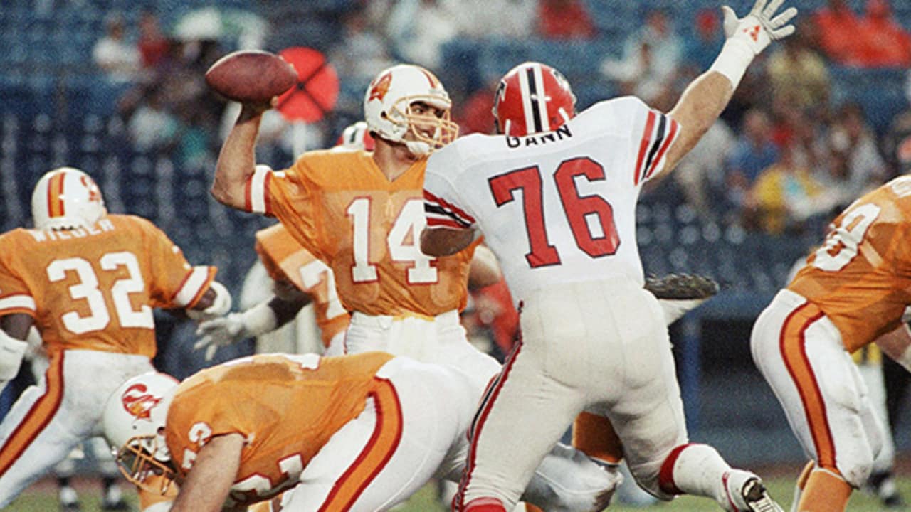 Falcons Lead Bucs in All-Time Series