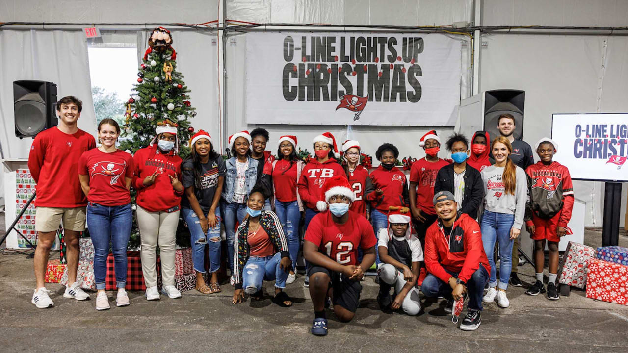 Bucs Offensive Line Lights Up Christmas Gallery