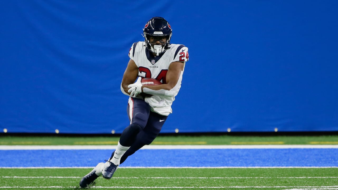 Bucs Add RB C.J. Prosise to Practice Squad