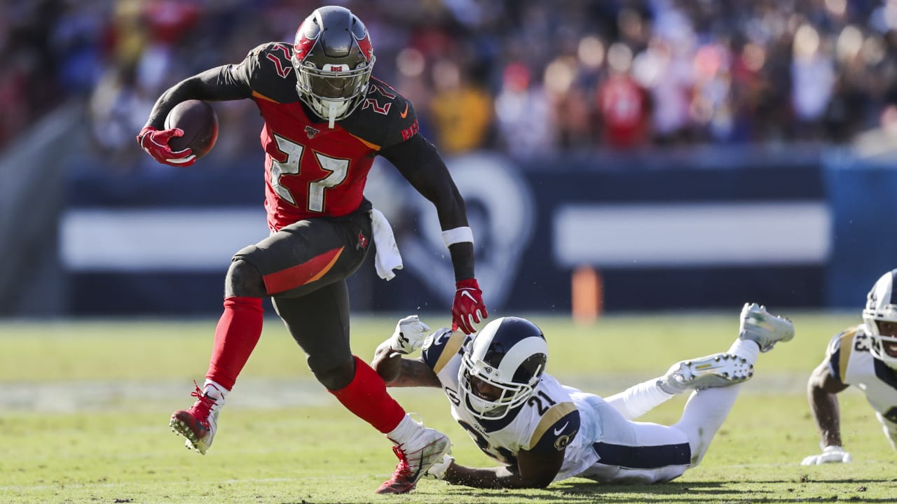 Buccaneers Beat Rams in Los Angeles, 55-40