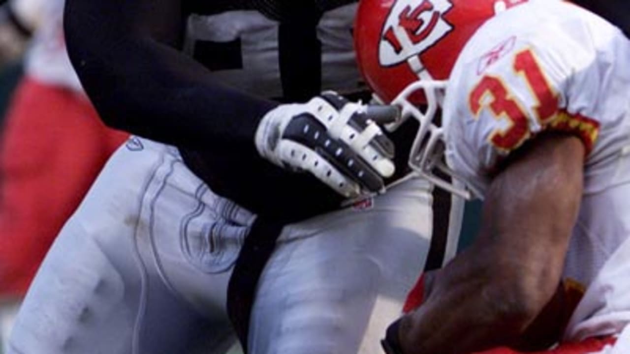 Bucs Complete Russell Deal