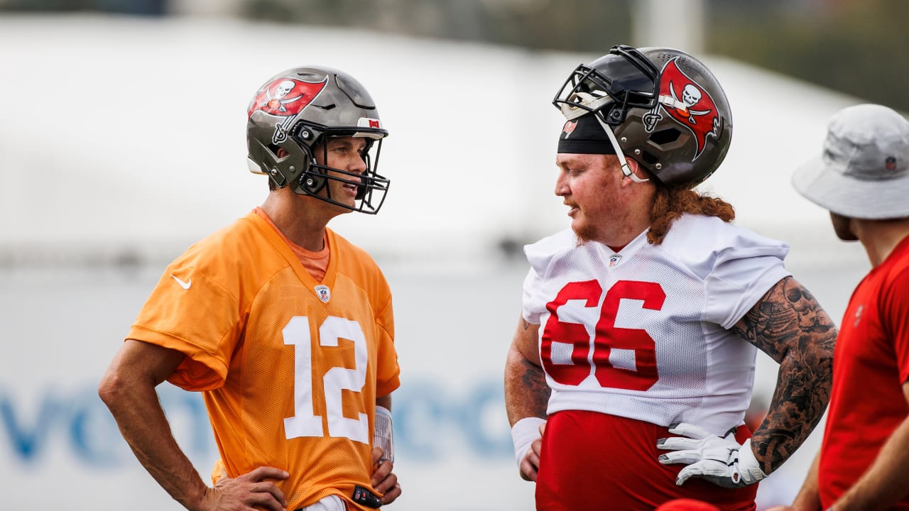 Top Pictures from Bucs Practice, Jan. 4 | Falcons Week