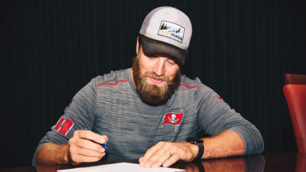 Fitz Stays in Bucs' Fold