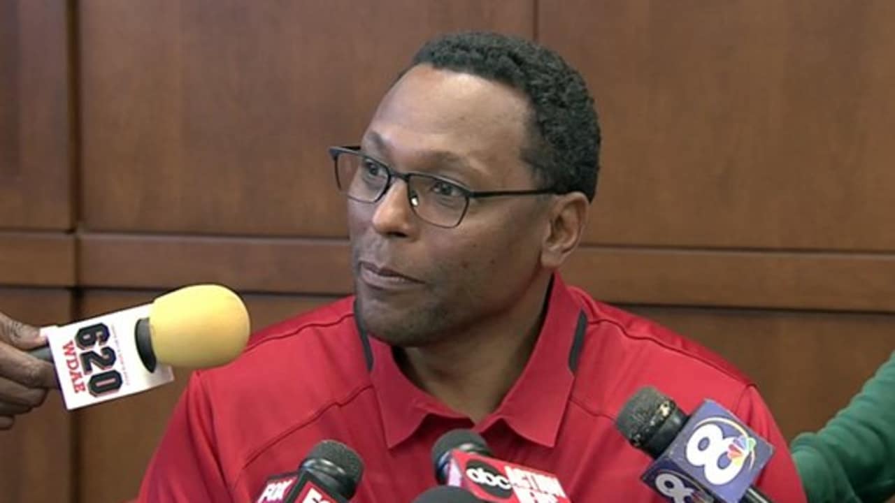 Linebackers Coach Hardy Nickerson