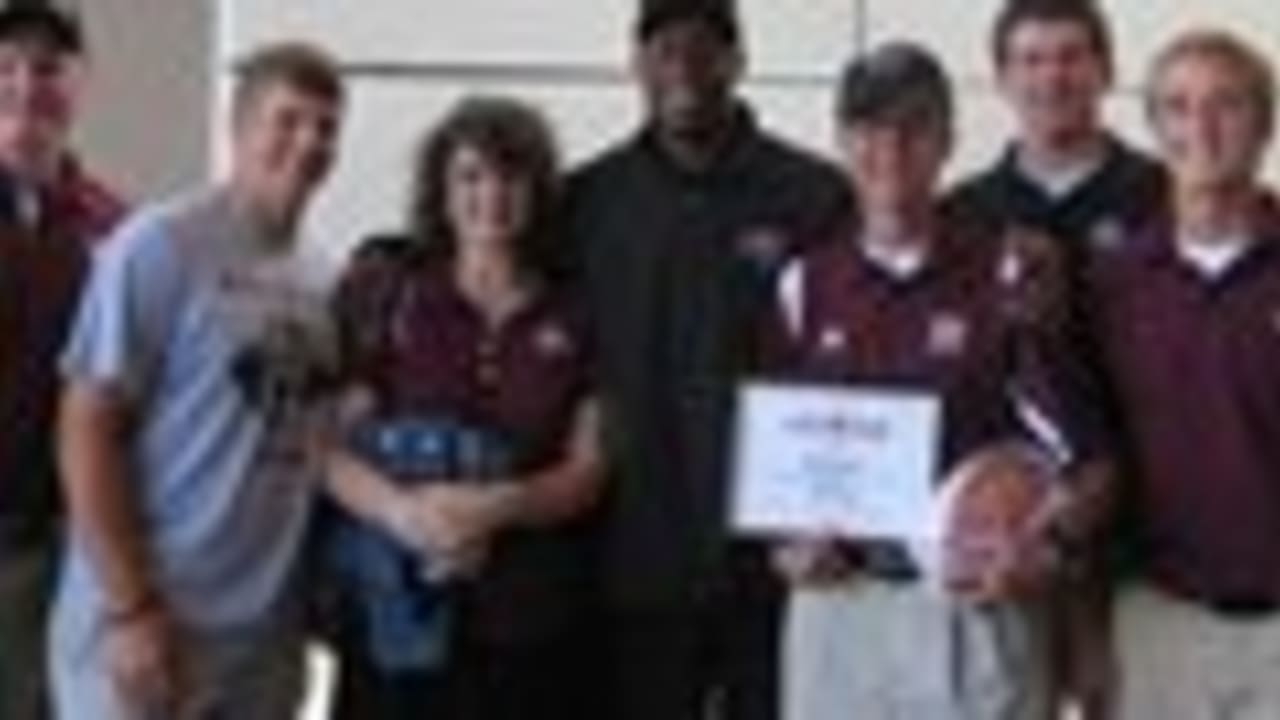 Coach of the Week: Steve Lewis