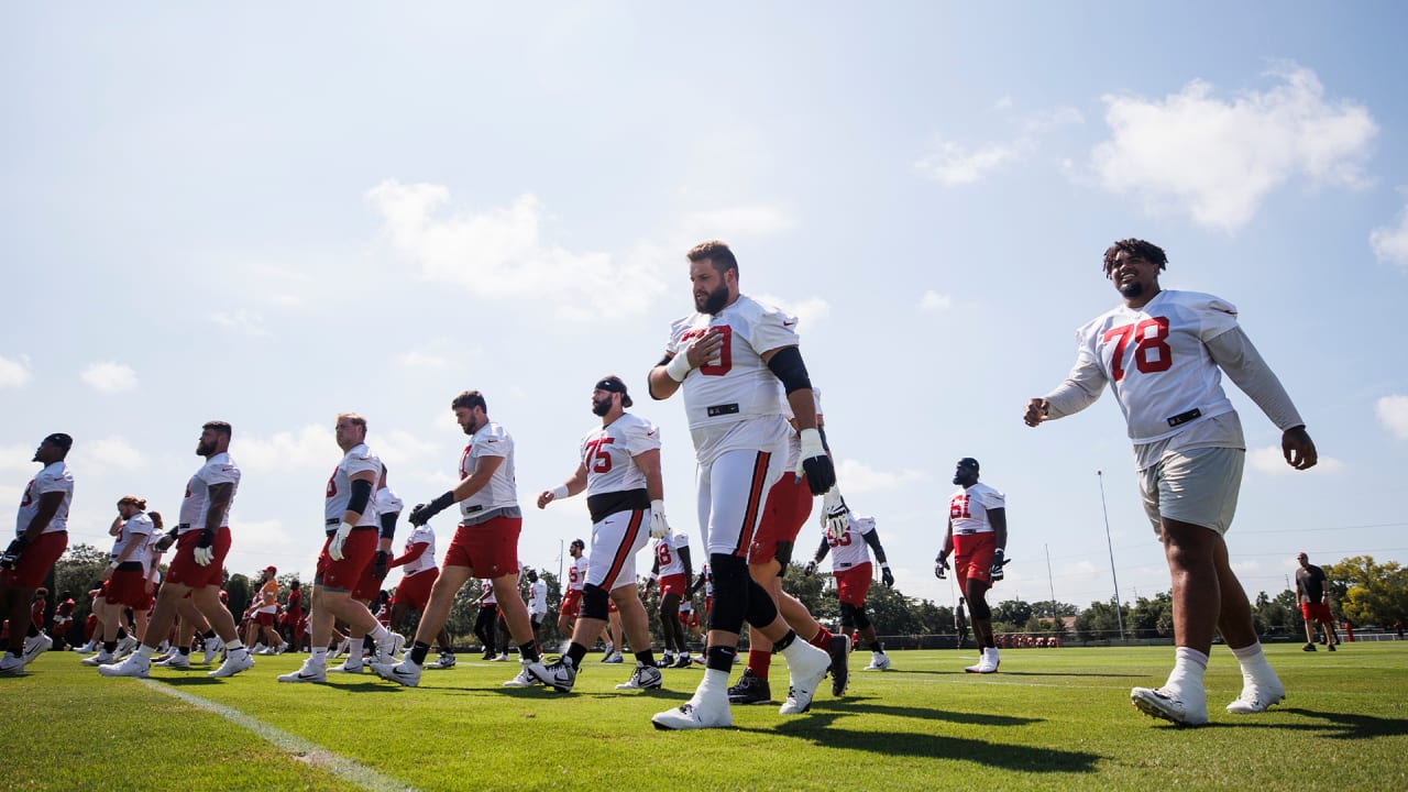 Bucs’ 2023 Offseason Outlook: Offensive Line