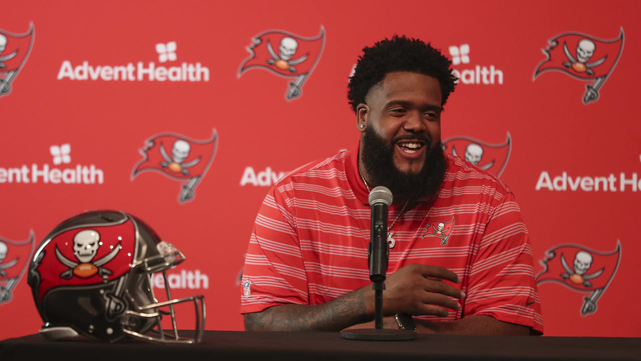 Donovan Smith Grateful to Remain in Tampa