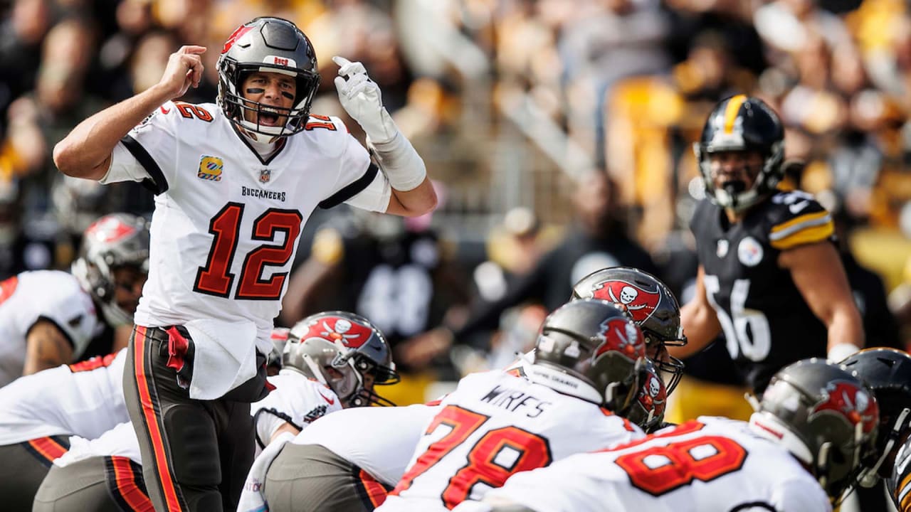 Bucs' Offense Trying to Find 'Best Solution' Up Front